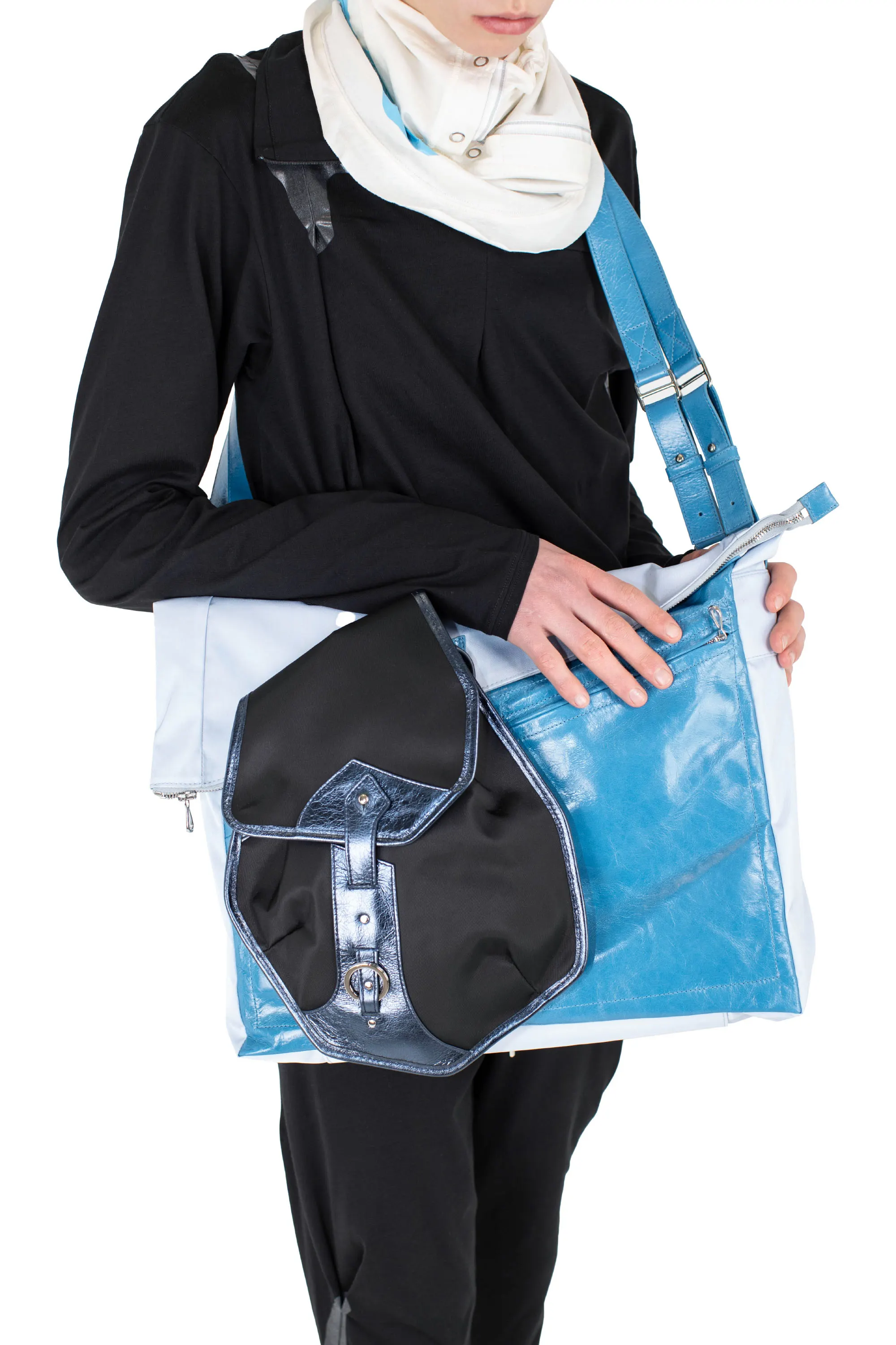 SOLVA POUCH - BLACK / MIDNIGHT BLUE – KIKO KOSTADINOV